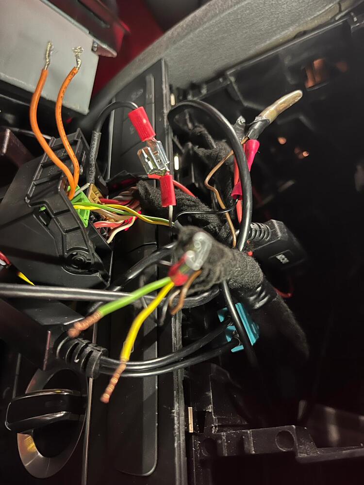 Radioanschluss Aktivsystem - HiFi, Car-Alarm und Elektrik (8P) - A3-Freunde