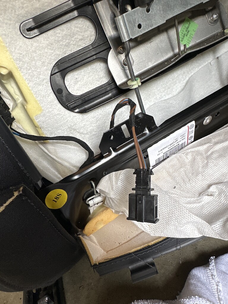 Stecker Sitzheizung? - HiFi, Car-Alarm und Elektrik (8P) - A3-Freunde